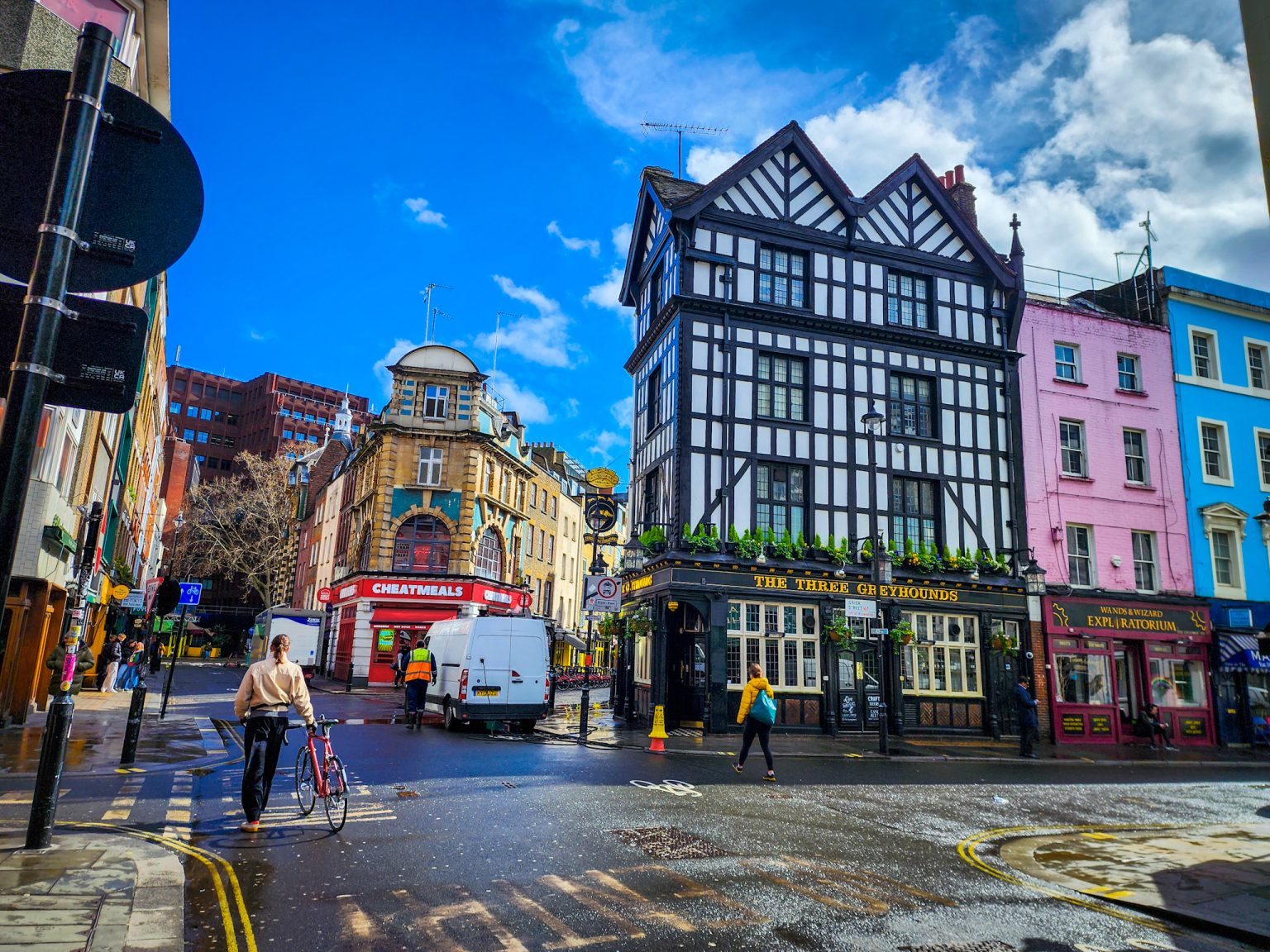 London’s Soho Boasts The Devonshire Pub: Best Pub Ever – Join the ...
